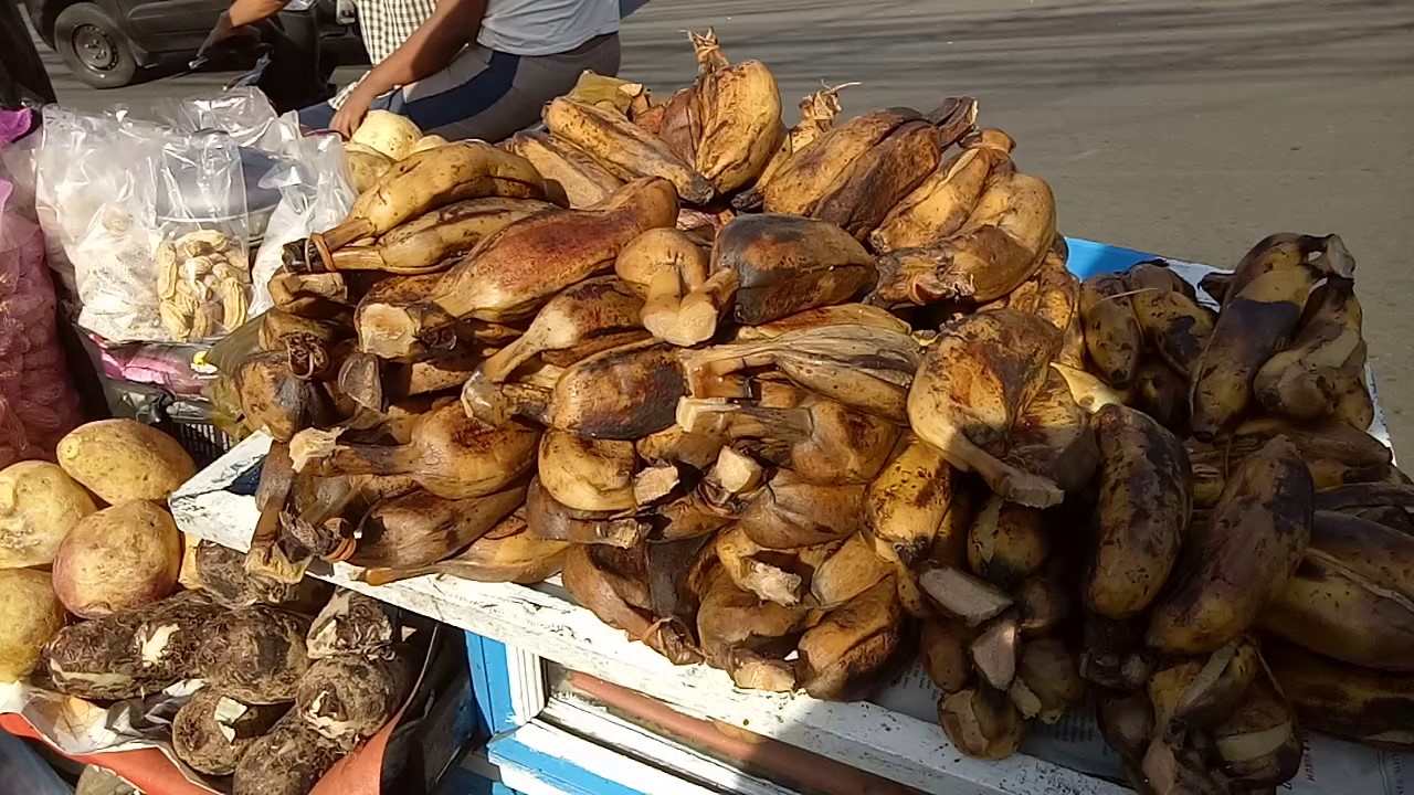 Indonesian Street Food - Bajigur dan pisang rebus - YouTube