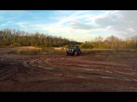 07 wrangler drifting in the mud - YouTube