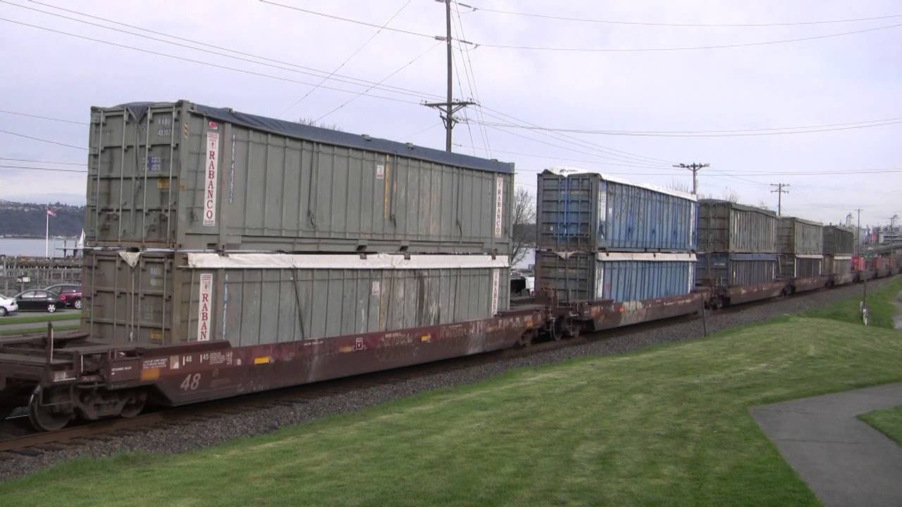 BNSF 740 Leads A Garbage Train @ Old Town Tacoma, WA w Canon HF11 - YouTube