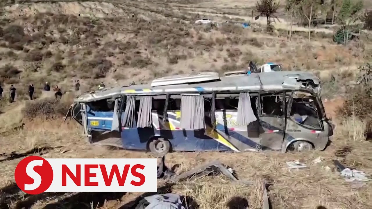 At least nine dead after bus plunges off cliff in Peru - YouTube