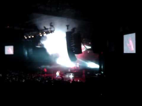 Beautiful Disaster - 311 Live (DTE Energy Theater) July 7, 2010 - YouTube