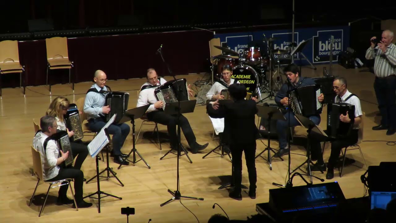 Méditation à deux (Tony Fallone), Accordéon Club Beaunois - YouTube