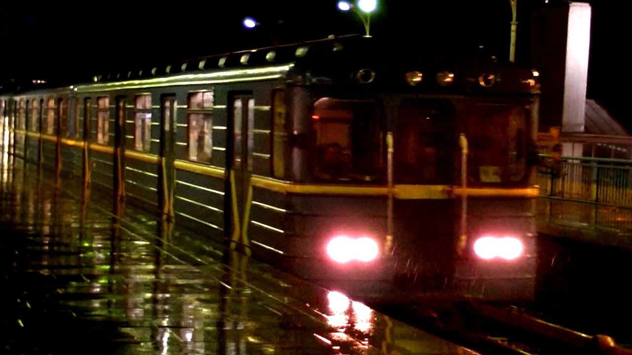 Дождливым вечером! Subway under the rain! - YouTube