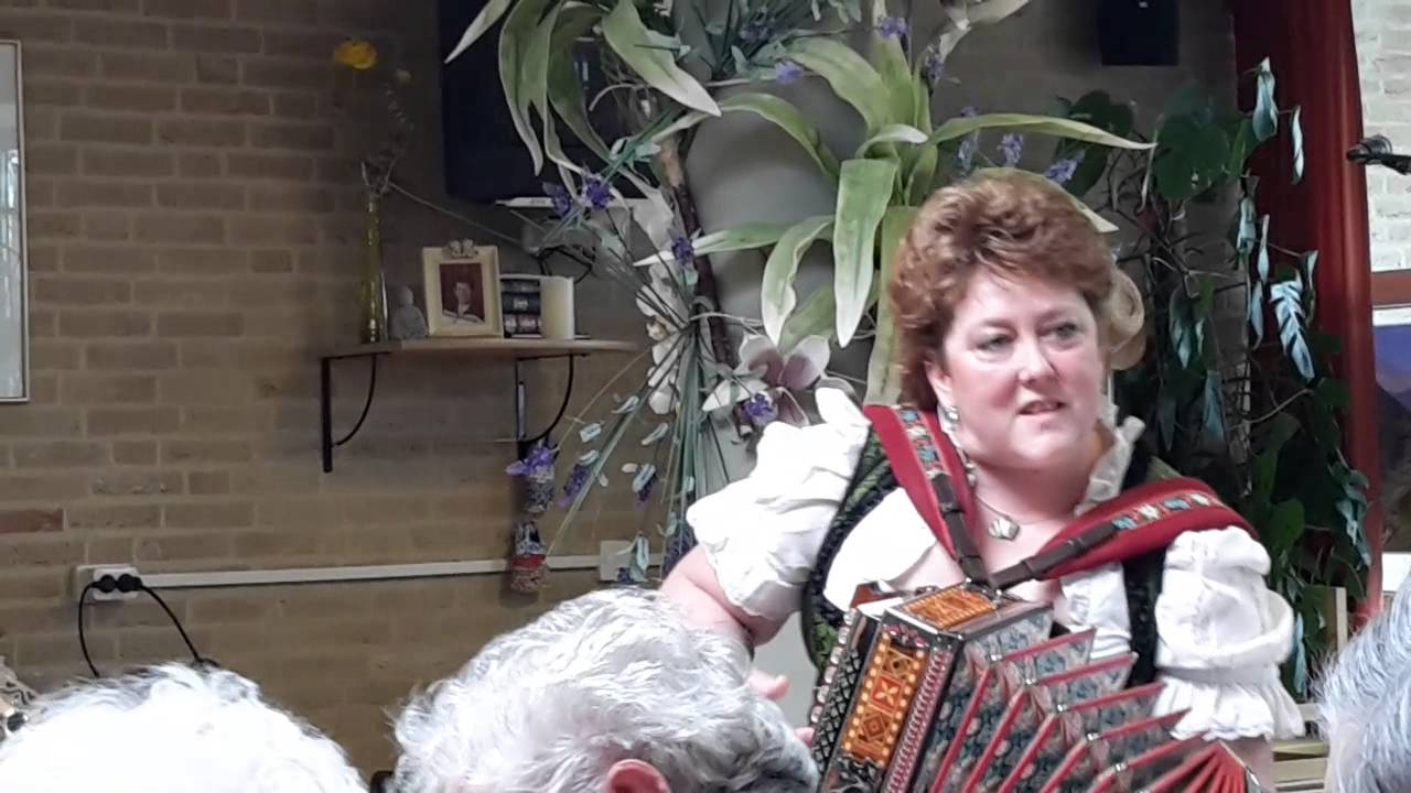 Die M&M Madel - YouTube