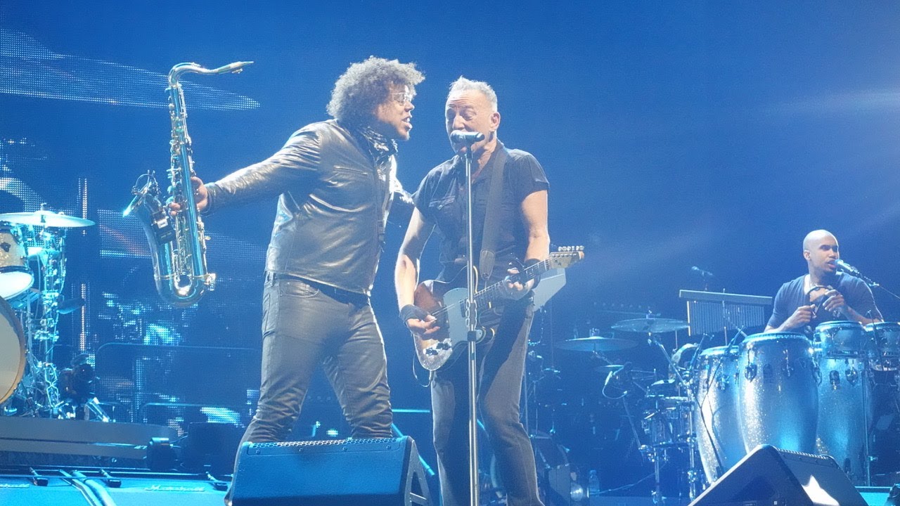 Bruce Springsteen - GLORY DAYS-NO SURRENDER -PARIS 15-05-2023 - YouTube