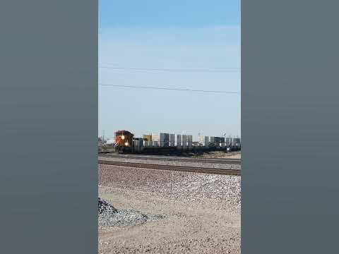 RAILFANNING SHORTS BNSF 7075 Z-STOWSP MP 740 NEEDLES SUB 12-14-2023 #train #railfaning # ...