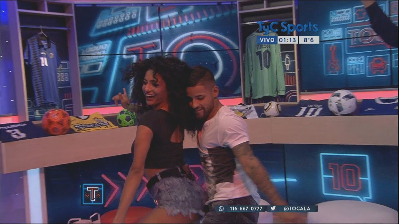 El baile hot de Esparza con Kate Rodríguez en Tocala - YouTube