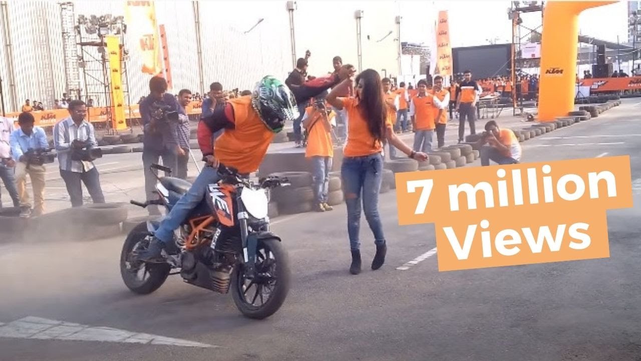 KTM DUKE stunt show by KTM INDIA OFFICIAL - YouTube