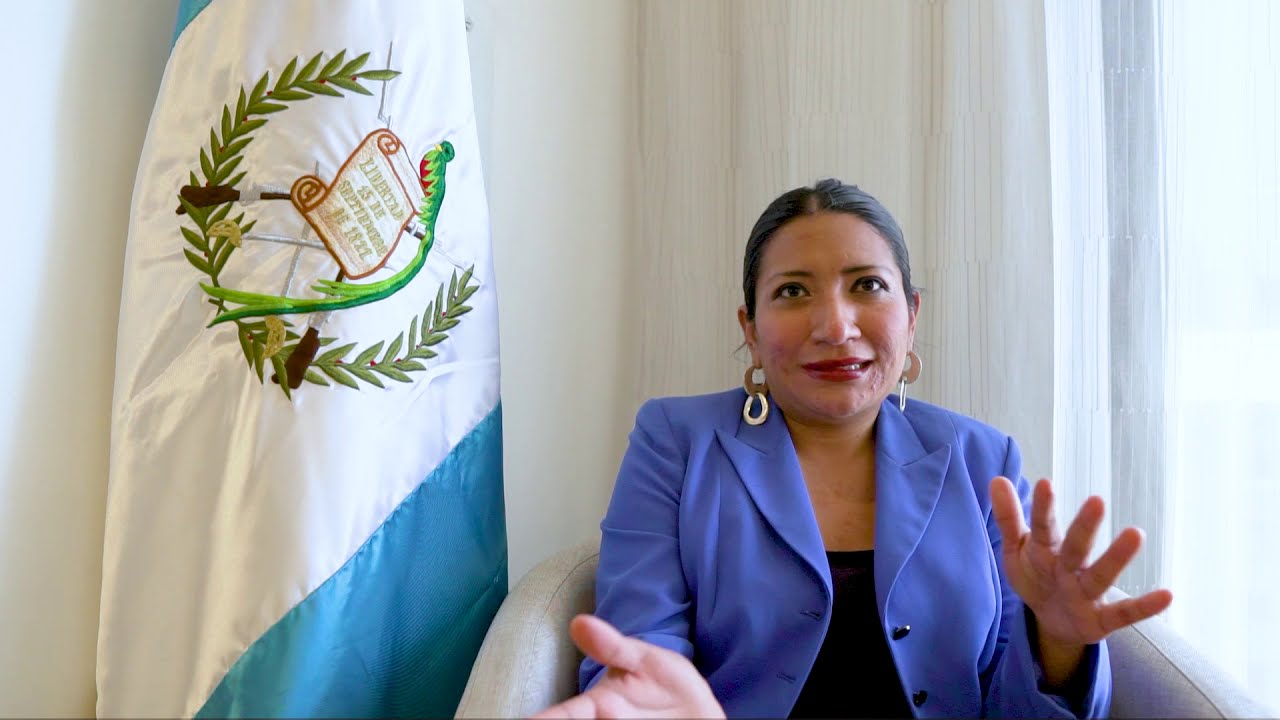 María Luisa Méndez - Guatemala - Coautora del libro "La región que ...