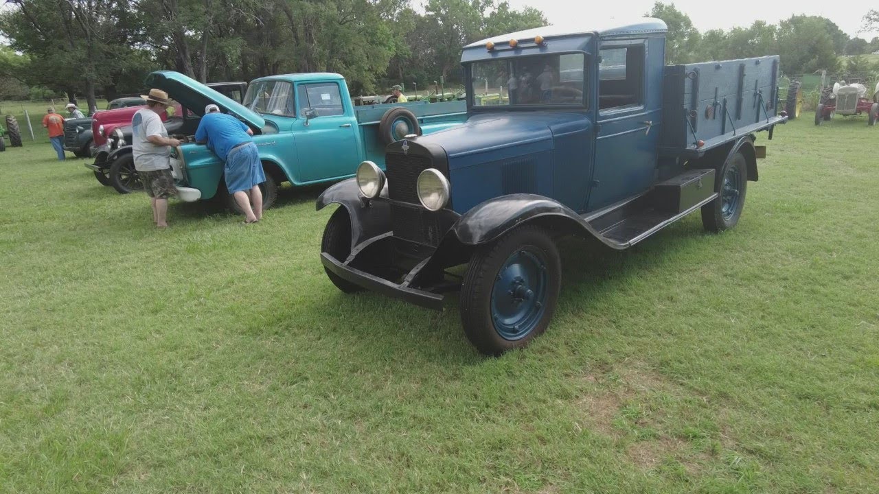 Winfield, old truck auction. - YouTube
