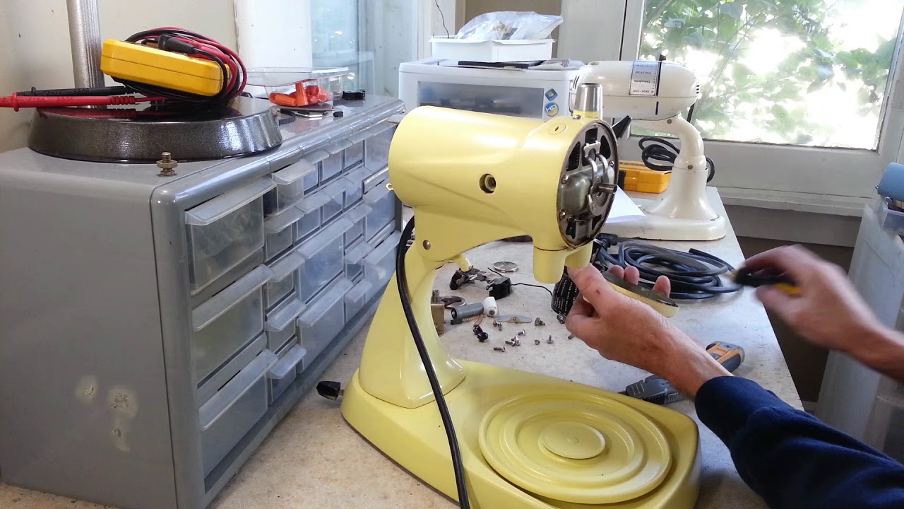Sunbeam Mixmaster yellow Model 12 maintenance and base restoration ...