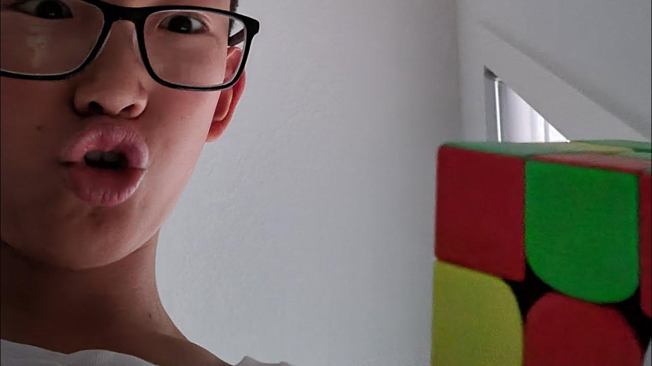 Solving 3x3 Rubik's cube really fast - YouTube