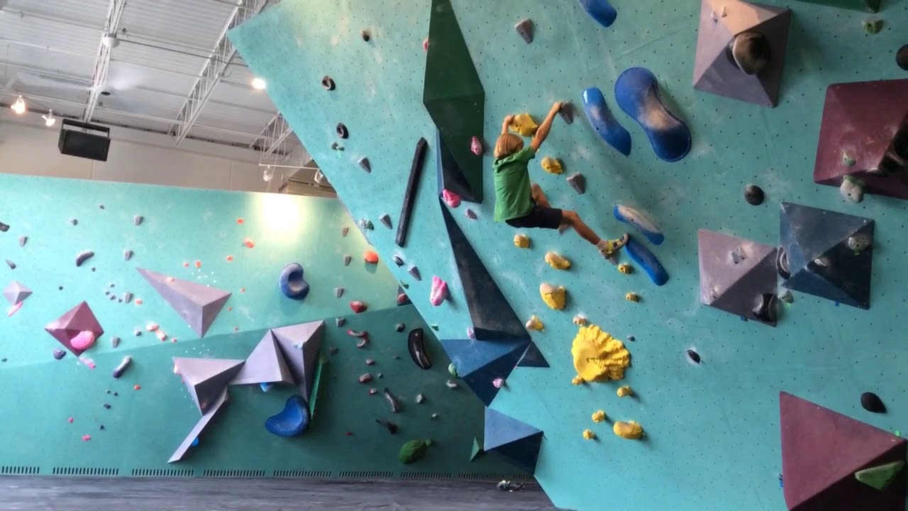 A day at the Minneapolis Bouldering Project - YouTube