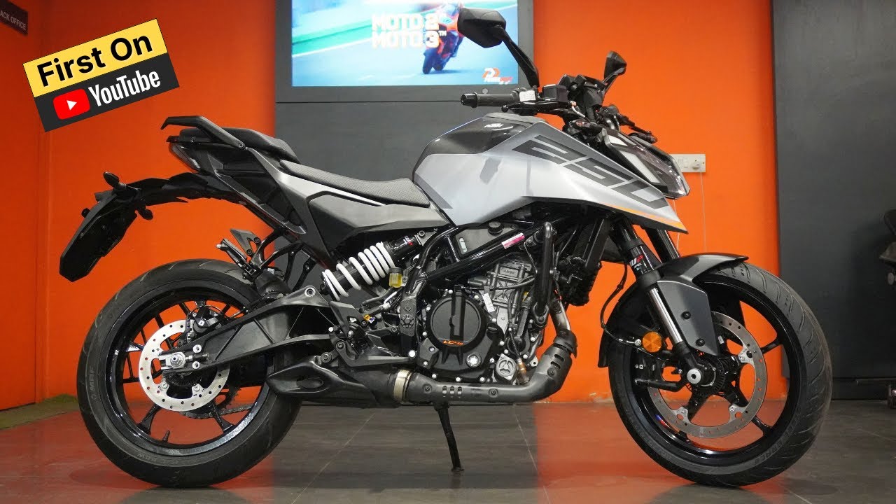 2026 KTM DUKE 250 New Grey Metallic Review - On Road Price & All Colors ...