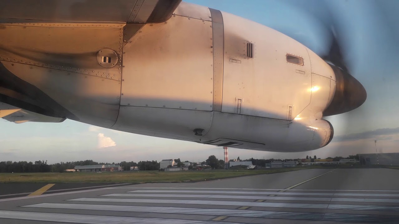 Tarom ATR-42 take-off from Budapest Airport - YouTube