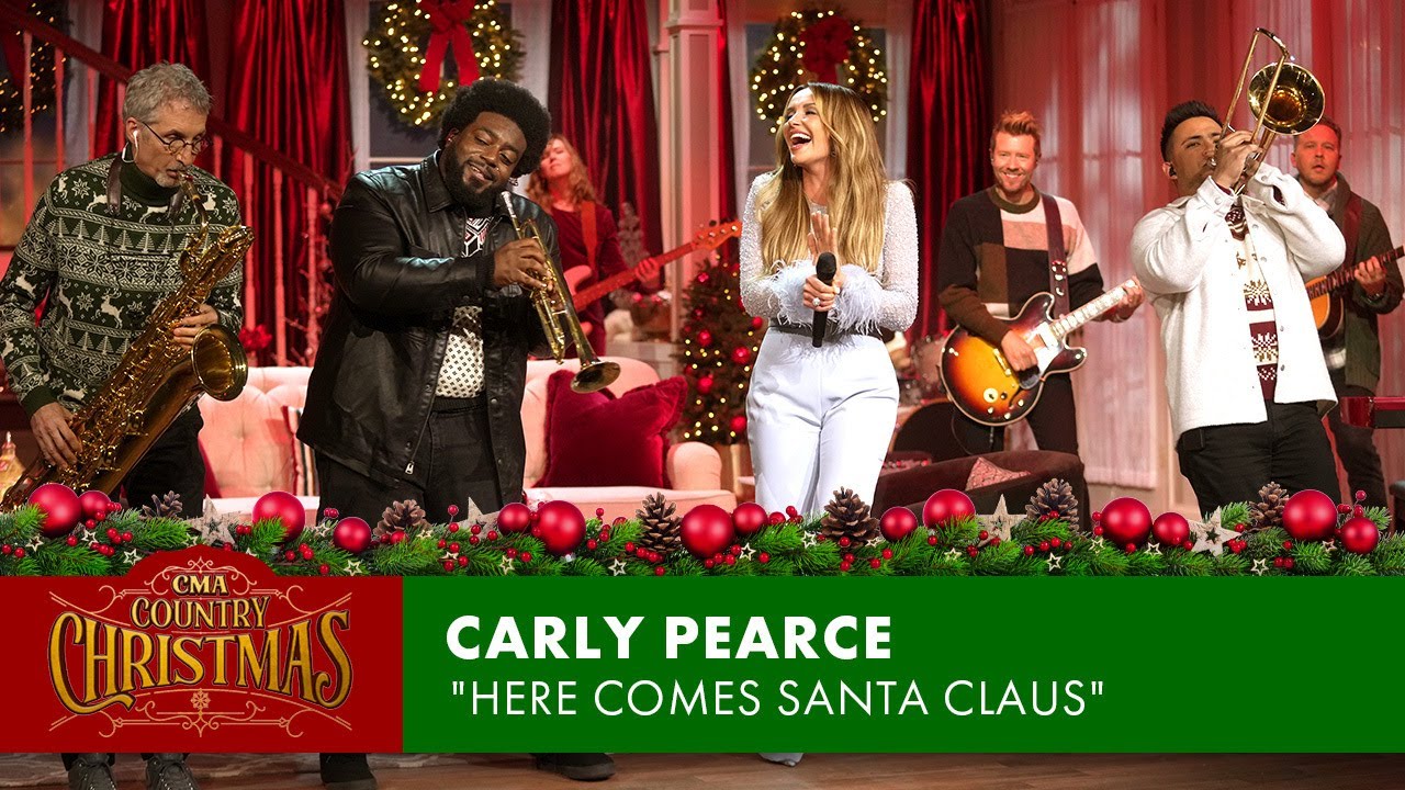 Here Comes Carly Pearce With Another Festive Performance | CMA Country ...
