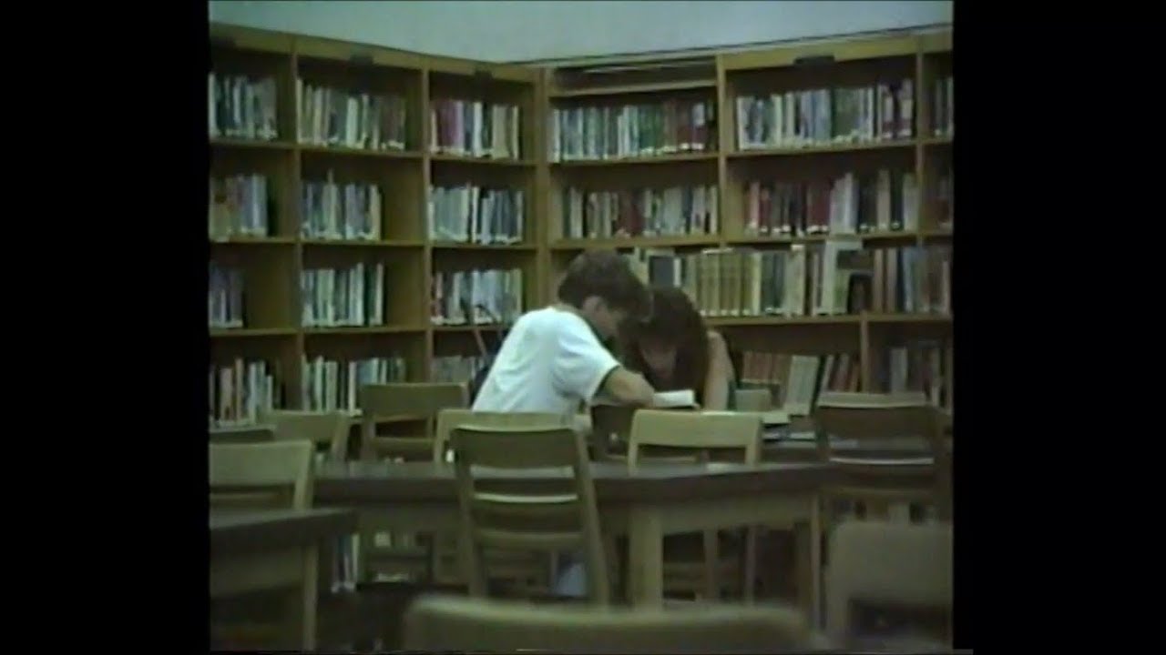 What school libraries looked like in the 80s!