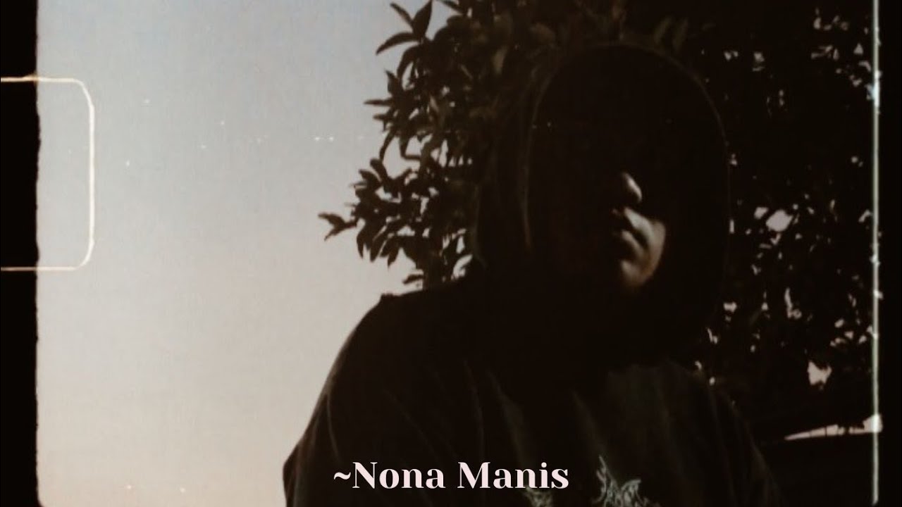 Nona Manis (Lyric Video) - YouTube