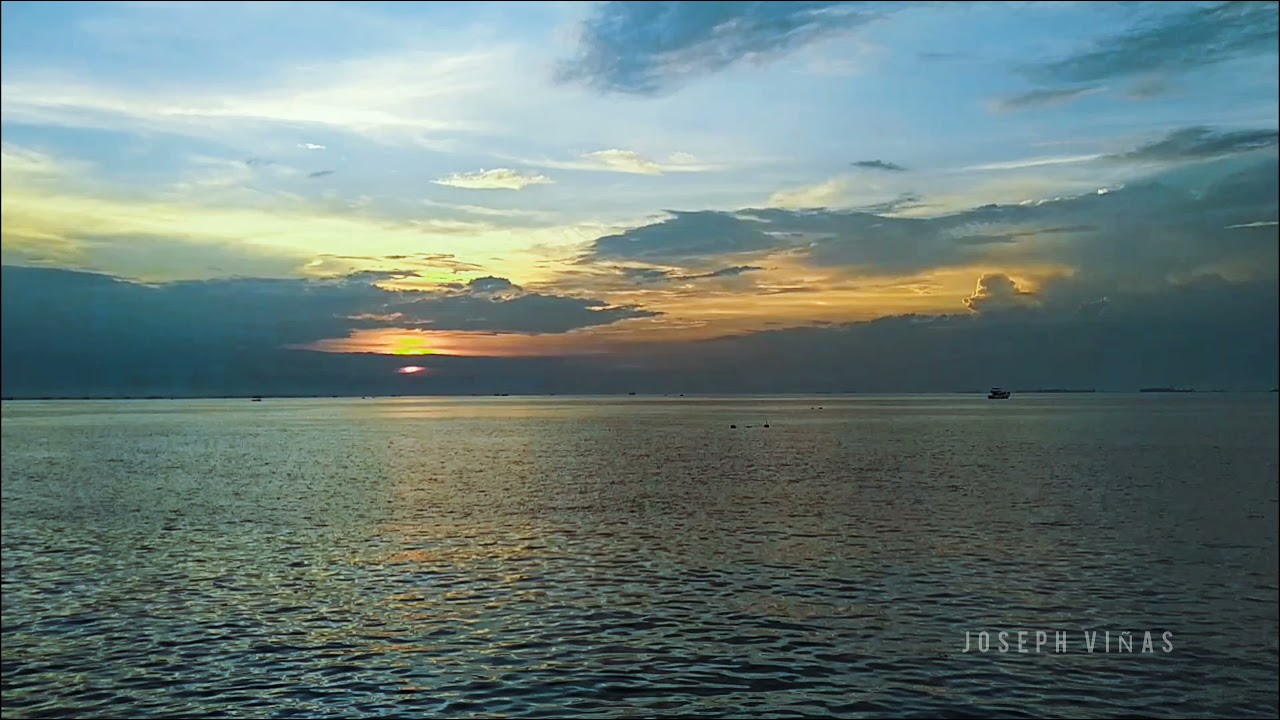 Sunset at the Bay (MOA Manila Bay) - YouTube