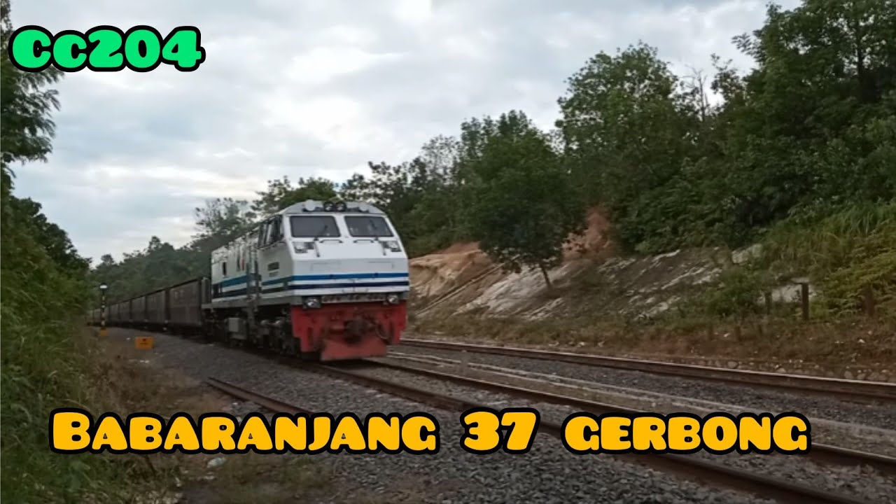 KERETA API BATU BARA CC204 37 GERBONG - YouTube