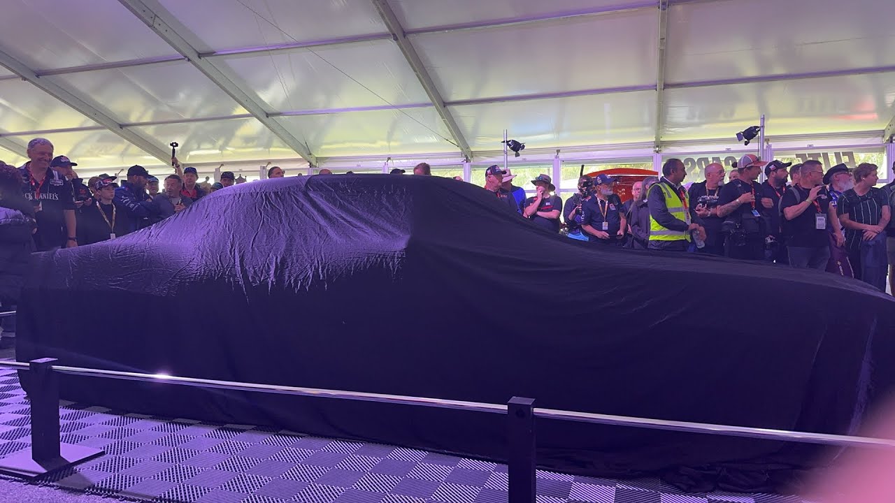 (🔴) Live! Kindig unveiling second car-Kindig Custom car show ...