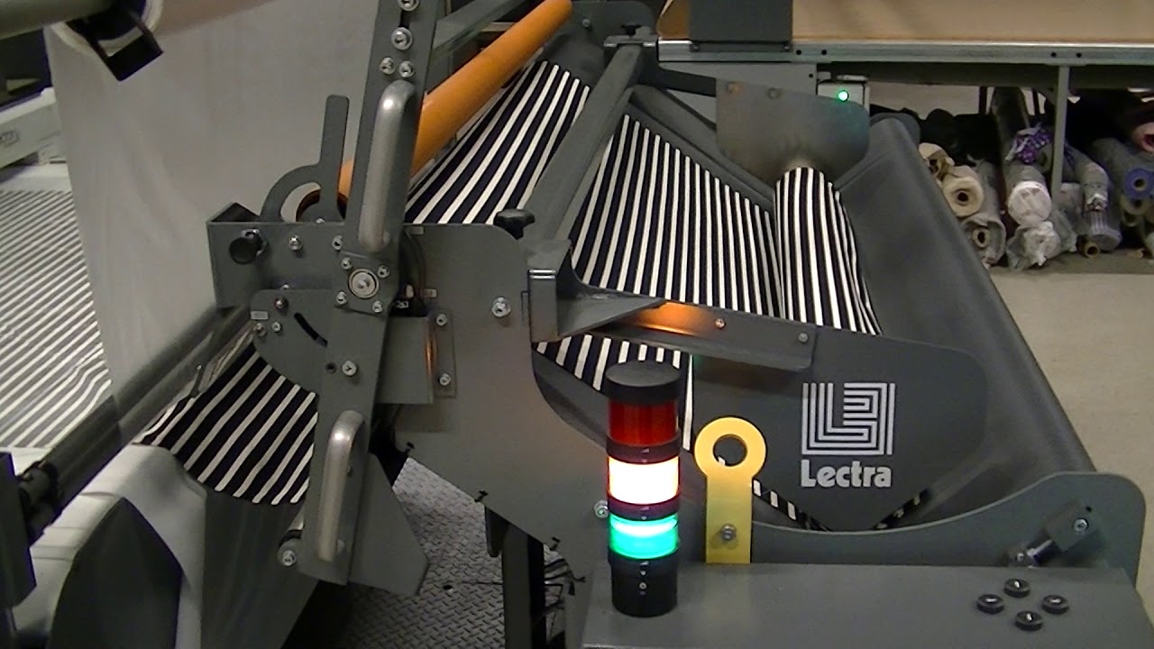 Lectra vector IX Mosaic and spc 60 2 Pro Roll - YouTube