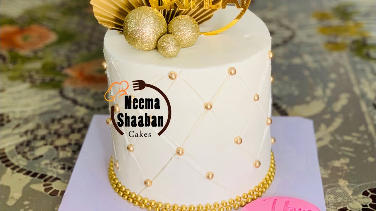 Kupamba cake kwa vipipi kama foundant #neemashaaban #msukuma - YouTube