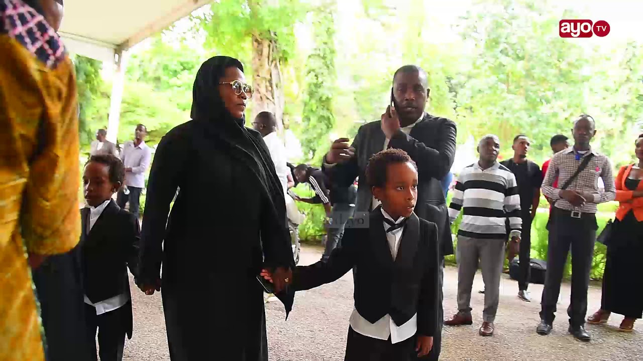 MSIBA WA MENGI: WATOTO MAPACHA WA MENGI WAKIONDOLEWA VIWANJA VYA ...