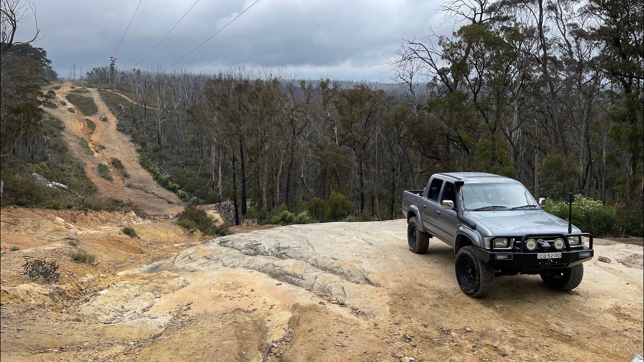 N60 RZN Toyota Hilux moon rock lithgow zig zag NSW - YouTube
