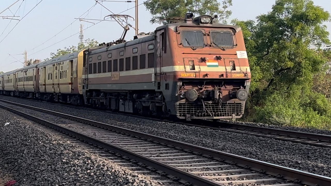 Mahamana Express With Only Two Coaches Of Mahamana Livery | Veraval ...