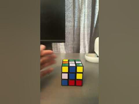self-solving Rubik's Cube - YouTube