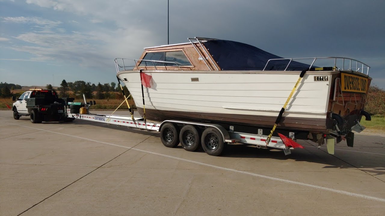 1991 Skiff Craft 31' - YouTube