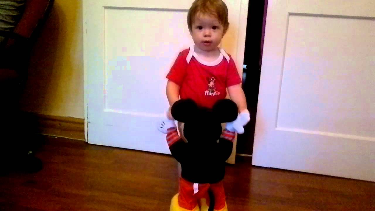Dance Star Mickey Fisher Price - YouTube