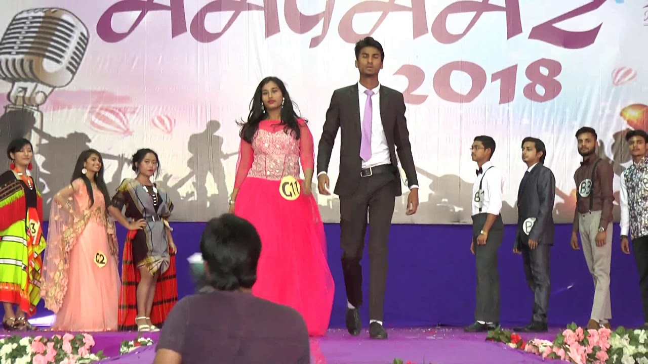 AAGAAZ 2K18 COUPLE RAMP WALK VIDEO@MEWAR UNIVERSITY - YouTube
