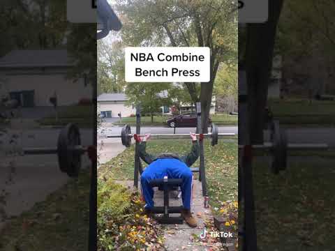 How Much Can Steph Curry Bench Press