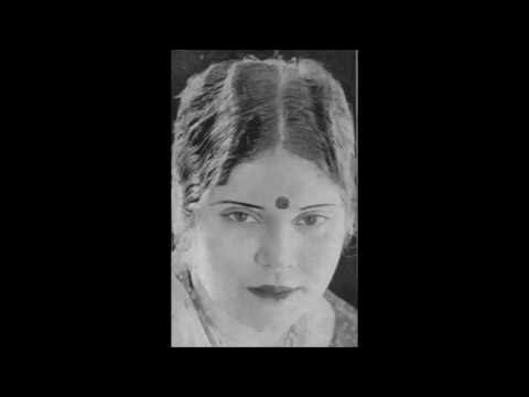 ISMAT (1944) - Badli hawa miti bahaar - Rajkumari Dubey - YouTube