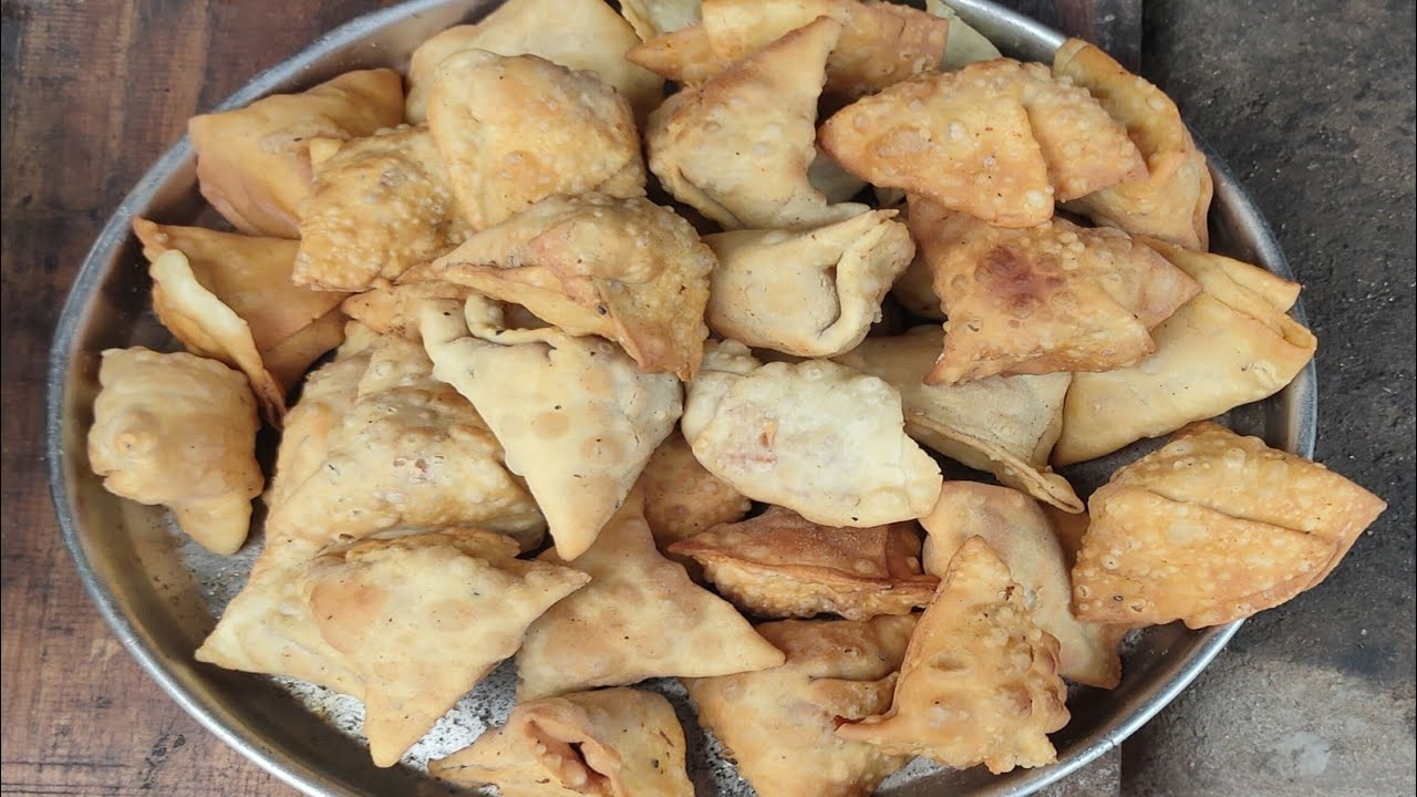 Veg Samosa 😋🥰 || Babuli Bhai Special Vegetable Samosa in Kendrapada ...