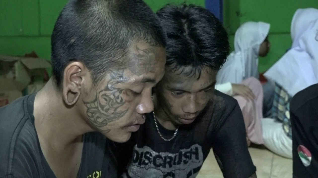 ANAK PUNK HIJRAH KE JALAN TUHAN - YouTube