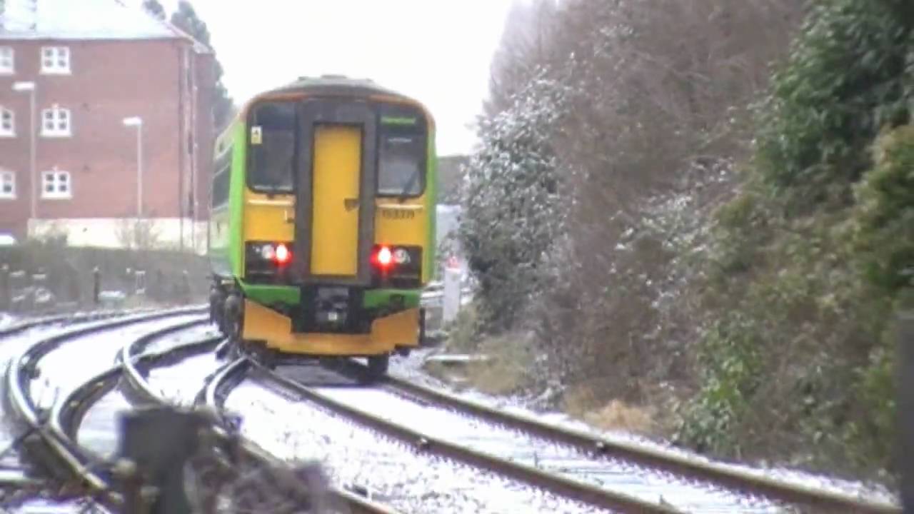 Class 170 London Midland City 153371 Train Henwick Road Level Crossing ...