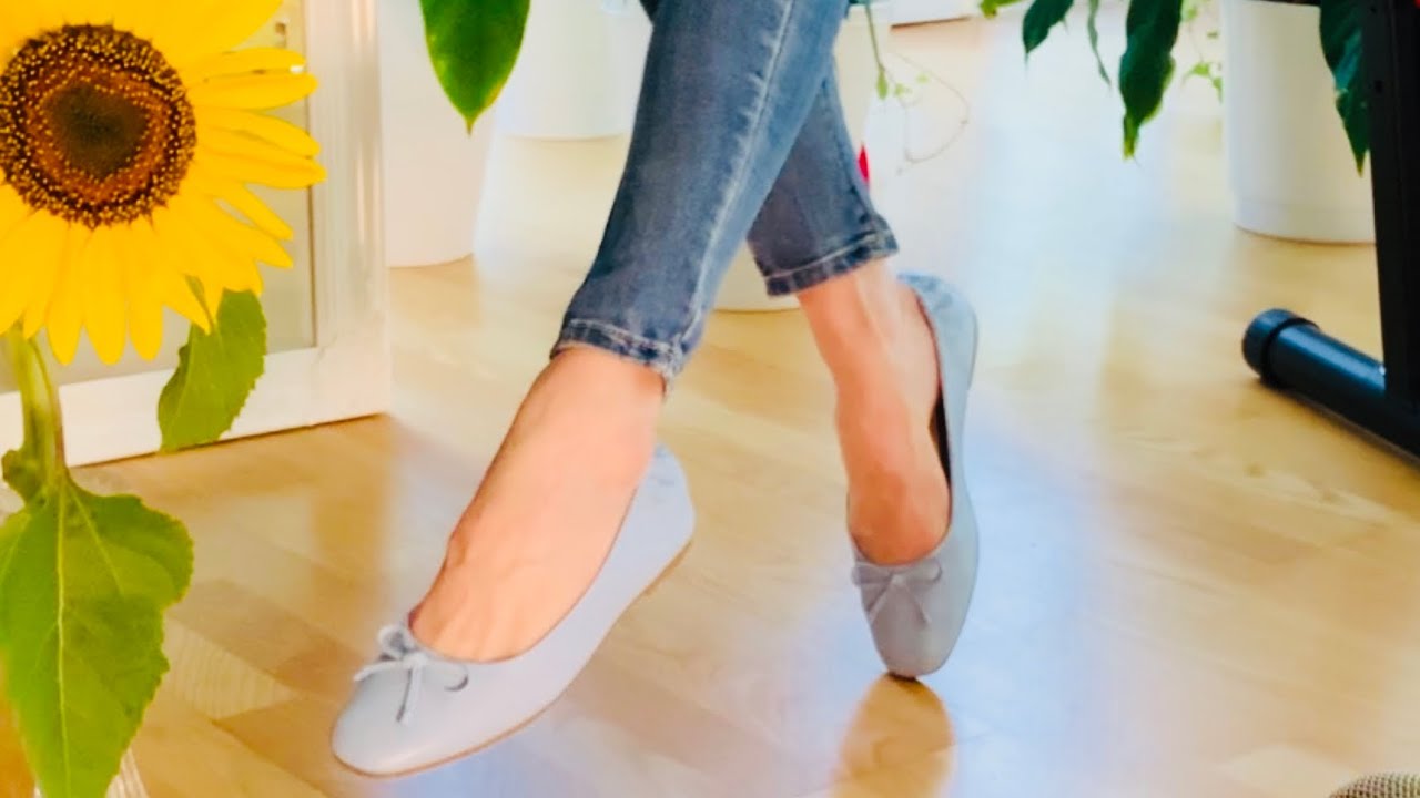 ASMR Ballerina Flats Rhythmic Toe Tapping with Dangling to Music ...