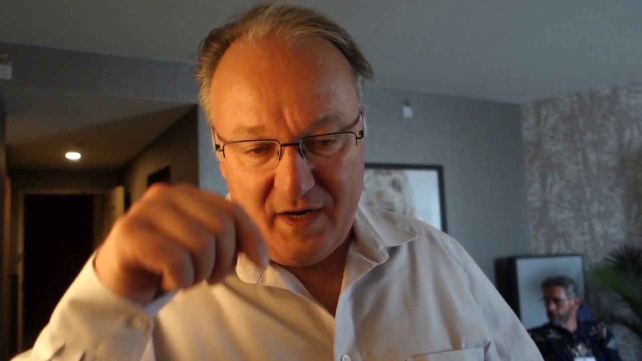 Dr. Feickert talks turntables ! - YouTube