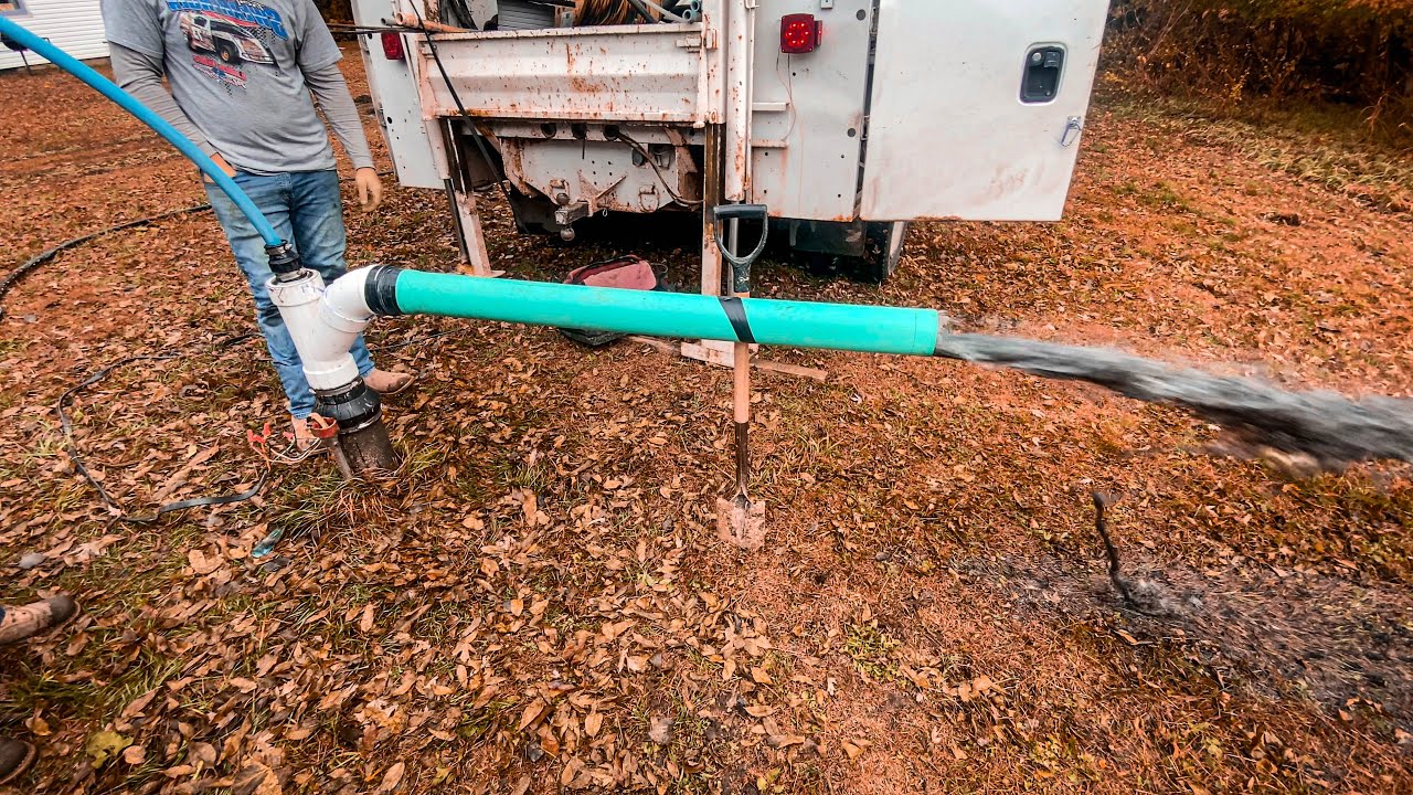 Flushing out a well - Clean a well by blowing it out - YouTube