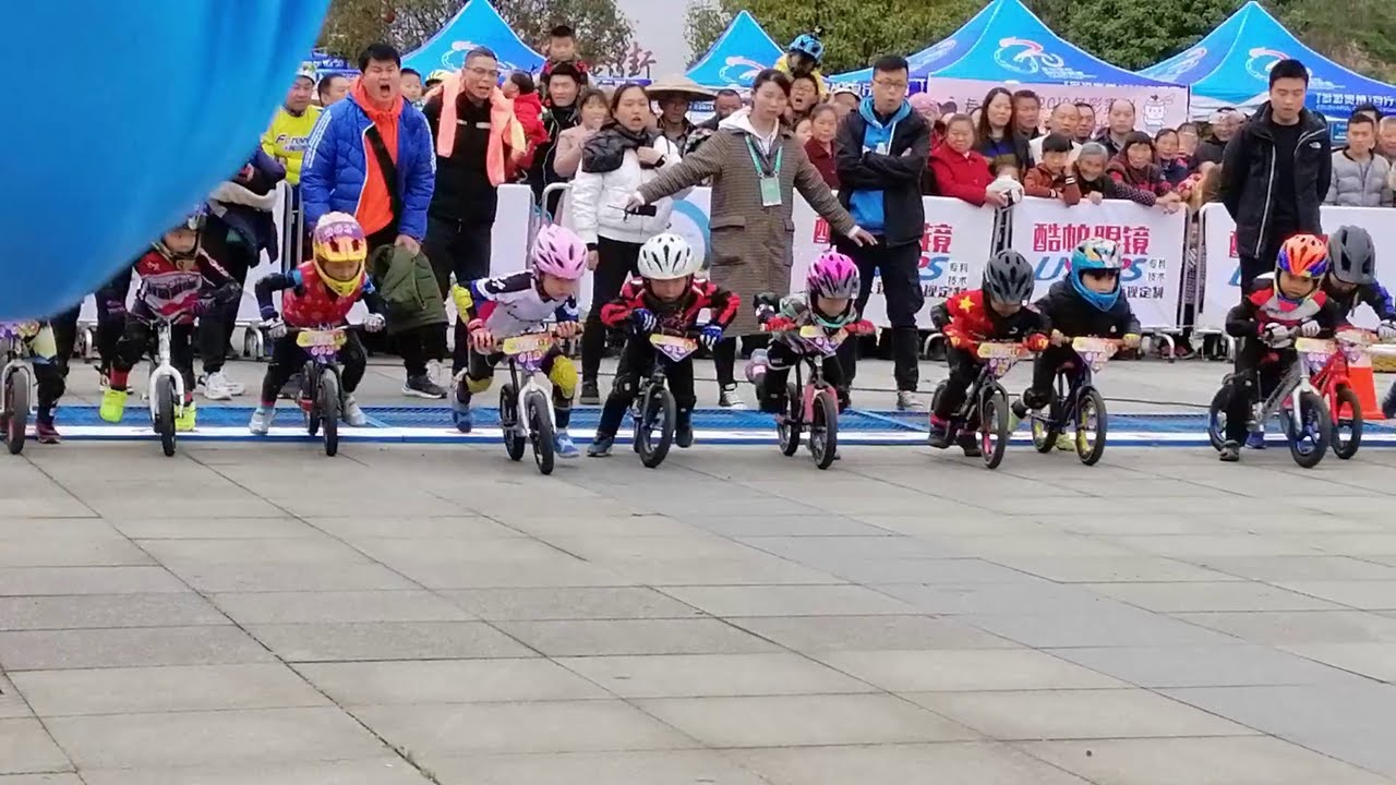 Chinese Kids Cycle Race |中国儿童自行车赛 - YouTube