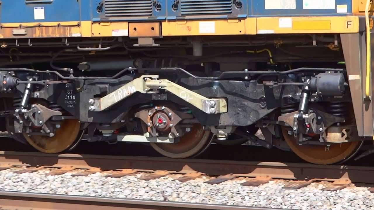 Brand New Trucks On CSX #572 - YouTube