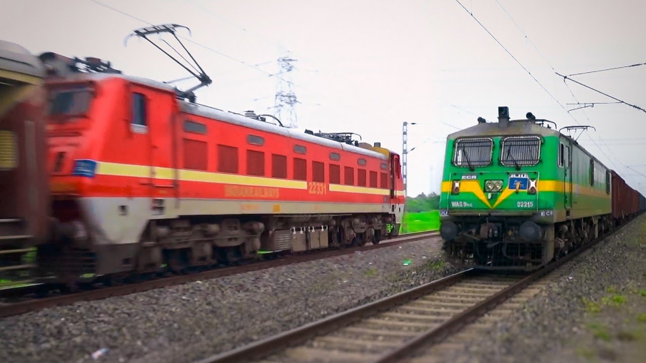 Awesome train crossing! Intercity Express train meets high speed ...