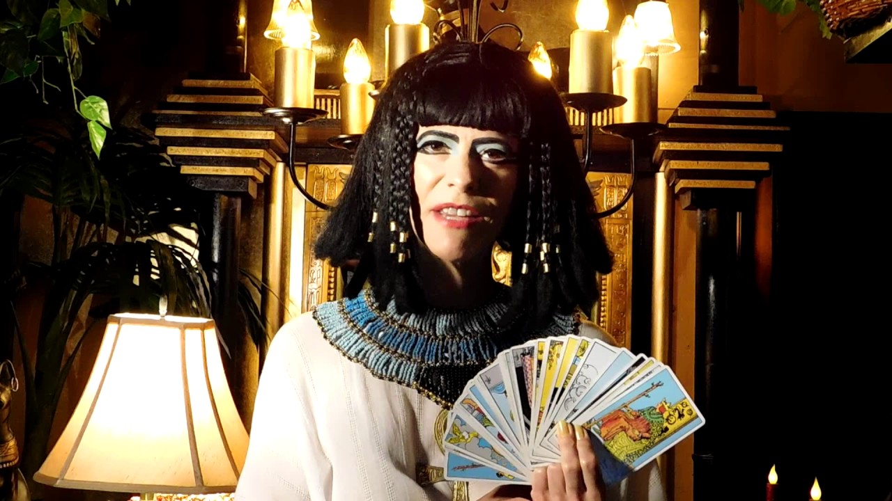 Psychic Readings At The Cleo Store Are Magickal! - YouTube