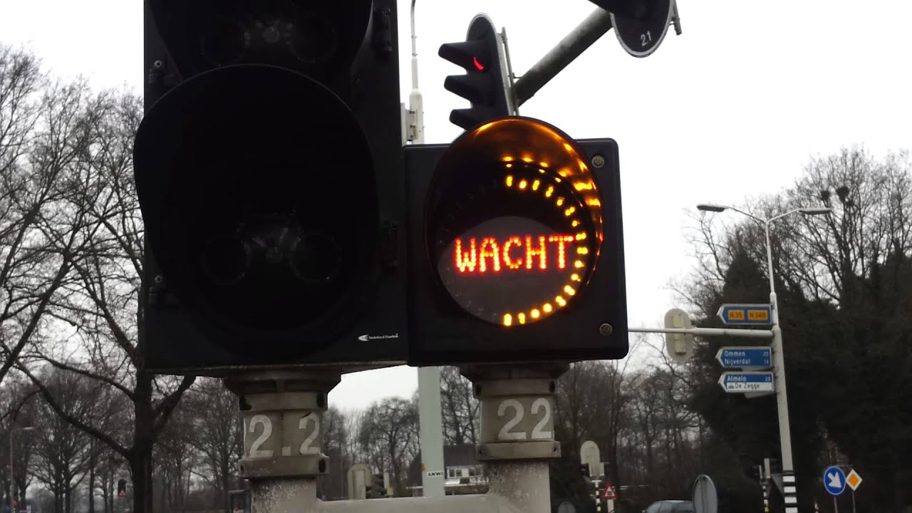 Tijdverklikker kruispunt Bos - YouTube