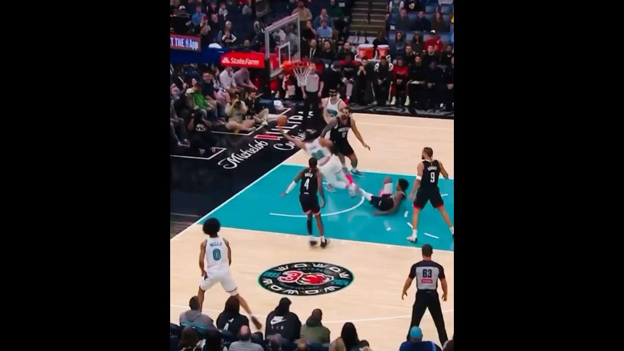 Scooping inside #Desmond Bane making soup 🍜🥲 #nba #basketball #subscribe #sports #shorts - YouTube