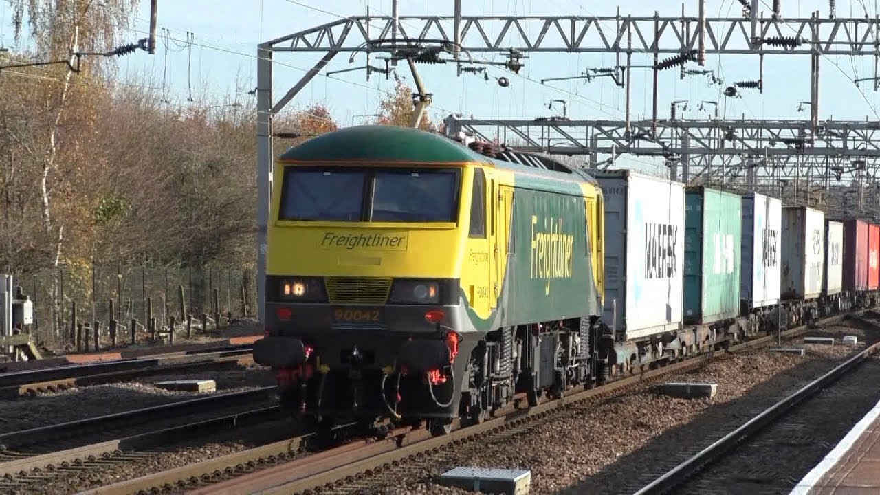 Trains through Colchester station - YouTube