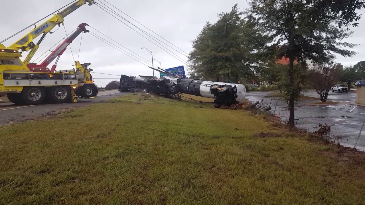 Heavy duty tractor trailer rollover recovery - YouTube